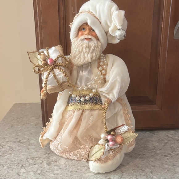 Holiday | Elegant Cream Santa Tree Topper | Poshmark